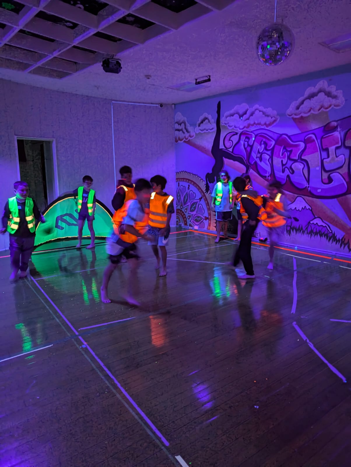 Glow in the dark Birthday Parties Eastern Suburbs Sydney - Flying Yogis